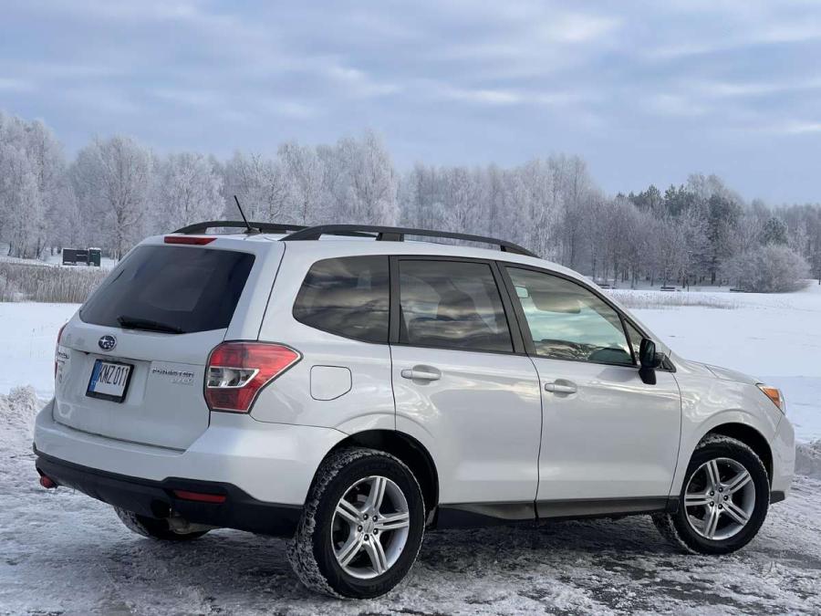 White Subaru Forester 2014 in Radviliskis, with an engine capacity of 2.50 L and mileage of 278 thousand km for 7800 €, photo 15 on AUTOMOTO.COM.LV