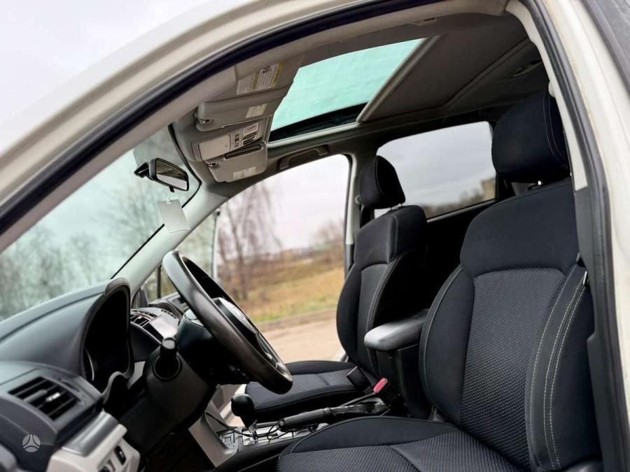 White Subaru Forester 2014 in Radviliskis, with an engine capacity of 2.50 L and mileage of 278 thousand km for 7800 €, photo 17 on AUTOMOTO.COM.LV