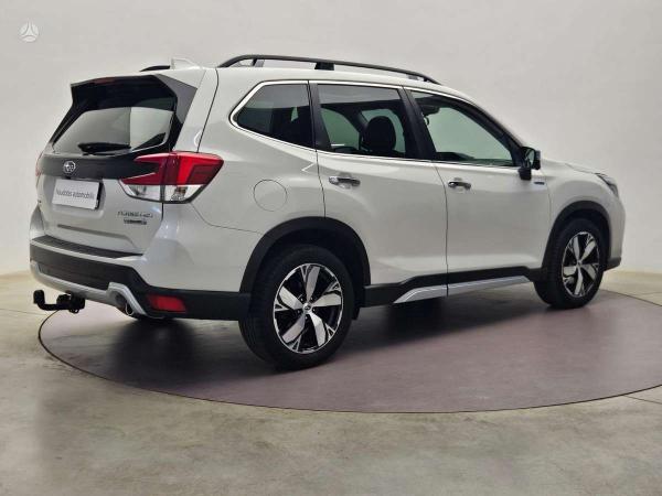 White Subaru Forester 2019 in Panevezys, with an engine capacity of 2.00 L and mileage of 118 thousand km for 19990 €, photo 8 on AUTOMOTO.COM.LV