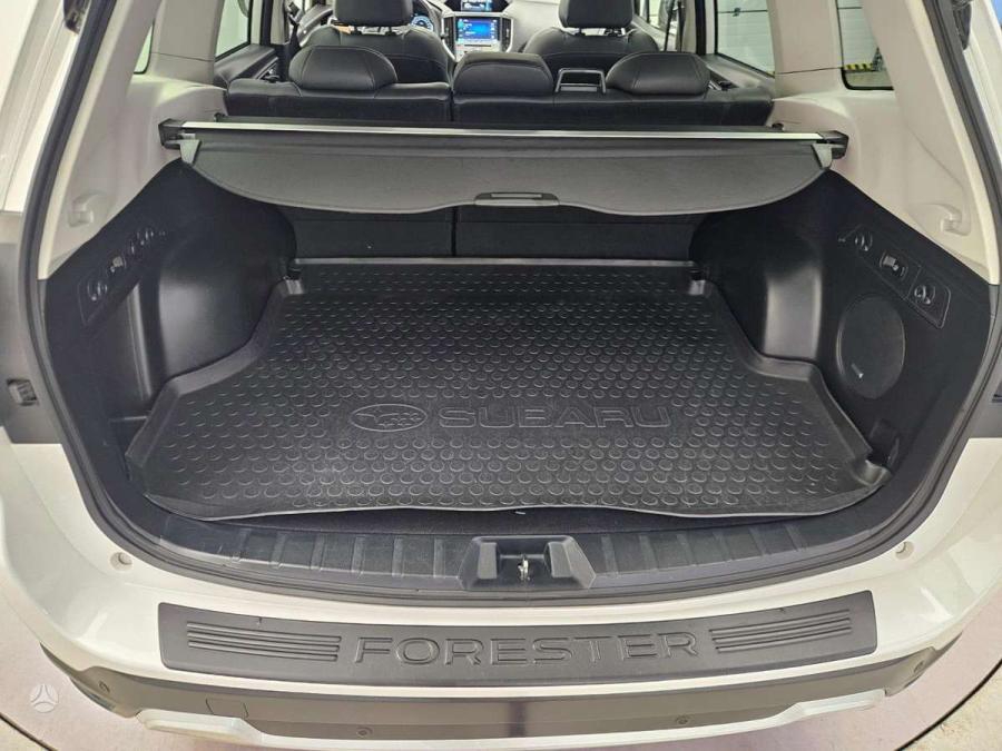 Balts Subaru Forester 2019 Panevēža, ar dzinēja tilpumu 2.00 L un nobraukumu 118 tūkst. km par 19990 €, foto 17 vietnē AUTOMOTO.COM.LV