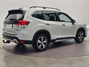 Balts Subaru Forester 2019 Panevēža, ar dzinēja tilpumu 2.00 L un nobraukumu 118 tūkst. km par 19990 €, foto 50 vietnē AUTOMOTO.COM.LV