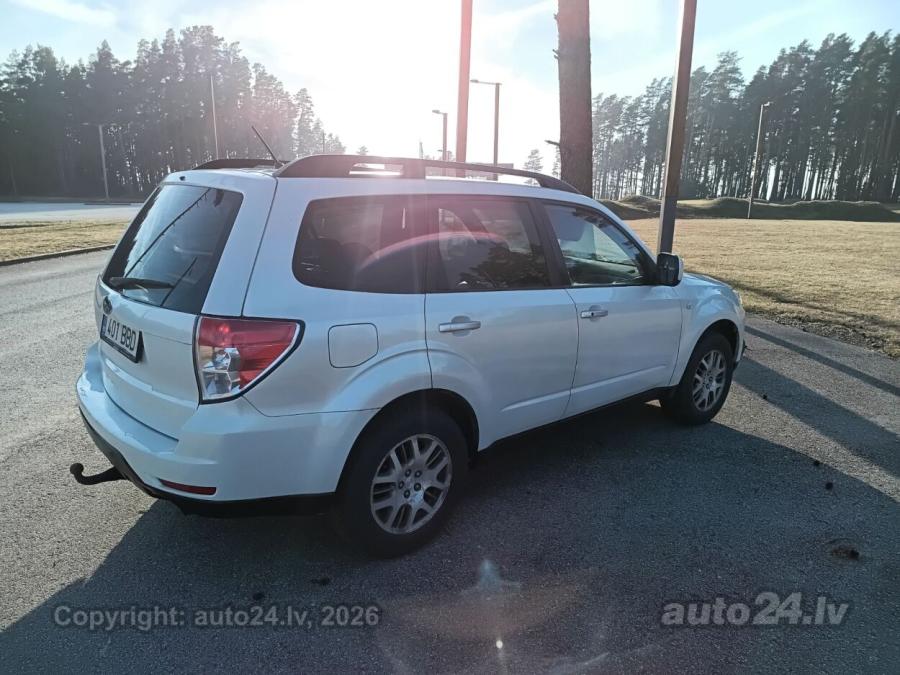 Balts Subaru Forester 2008 Pērnava, ar dzinēja tilpumu 2.00 L un nobraukumu 330 tūkst. km par 3800 €, foto 3 vietnē AUTOMOTO.COM.LV