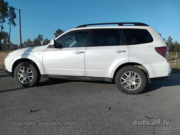 Balts Subaru Forester 2008 Pērnava, ar dzinēja tilpumu 2.00 L un nobraukumu 330 tūkst. km par 3800 €, foto 5 vietnē AUTOMOTO.COM.LV