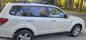 Balts Subaru Forester 2009 Tallina, ar dzinēja tilpumu 2.00 L un nobraukumu 119 tūkst. km par 3499 €, foto  vietnē AUTOMOTO.COM.LV