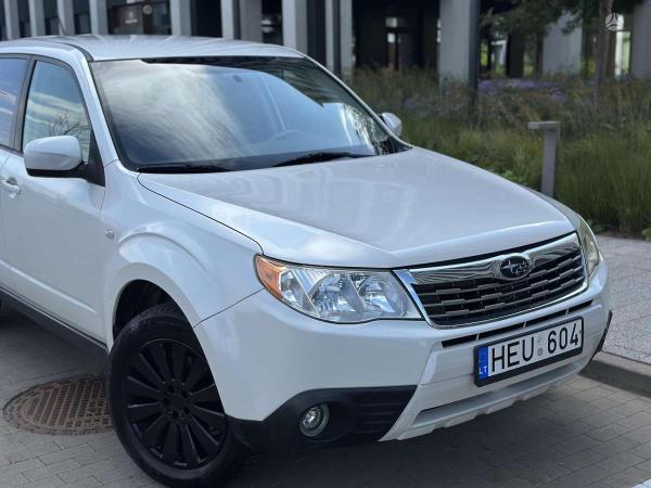 White Subaru Forester 2010 in Vilnius, with an engine capacity of 2.50 L and mileage of 132 thousand km for 3250 €, photo 2 on AUTOMOTO.COM.LV