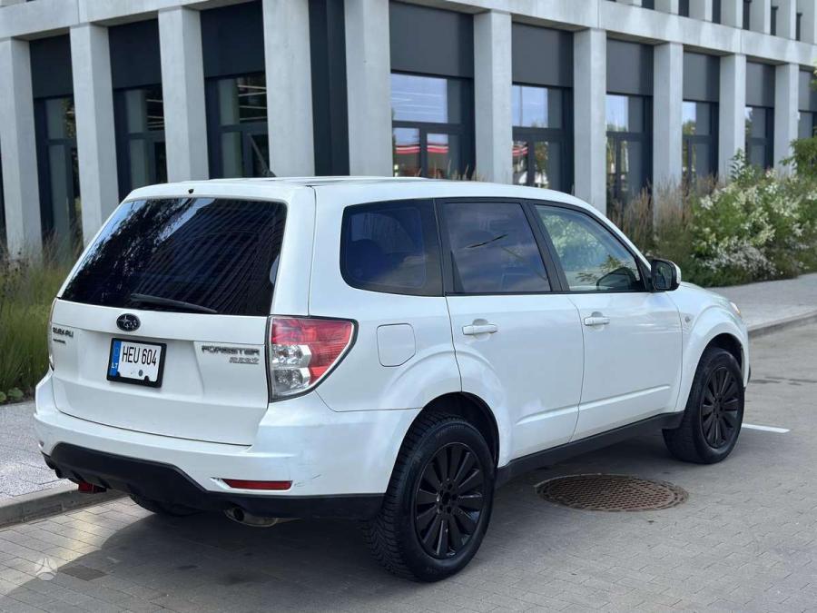 Balts Subaru Forester 2010 Viļņa, ar dzinēja tilpumu 2.50 L un nobraukumu 132 tūkst. km par 3250 €, foto 4 vietnē AUTOMOTO.COM.LV