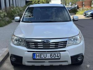 Balts Subaru Forester 2010 Viļņa, ar dzinēja tilpumu 2.50 L un nobraukumu 132 tūkst. km par 3250 €, foto 7 vietnē AUTOMOTO.COM.LV