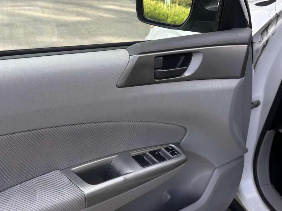 Balts Subaru Forester 2010 Viļņa, ar dzinēja tilpumu 2.50 L un nobraukumu 132 tūkst. km par 3250 €, foto 11 vietnē AUTOMOTO.COM.LV