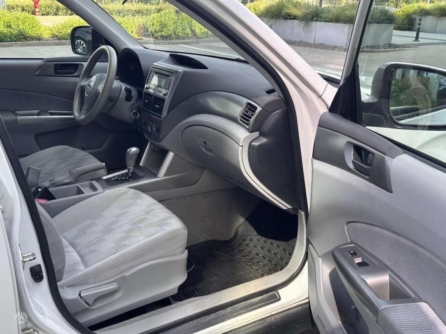 Balts Subaru Forester 2010 Viļņa, ar dzinēja tilpumu 2.50 L un nobraukumu 132 tūkst. km par 3250 €, foto 13 vietnē AUTOMOTO.COM.LV