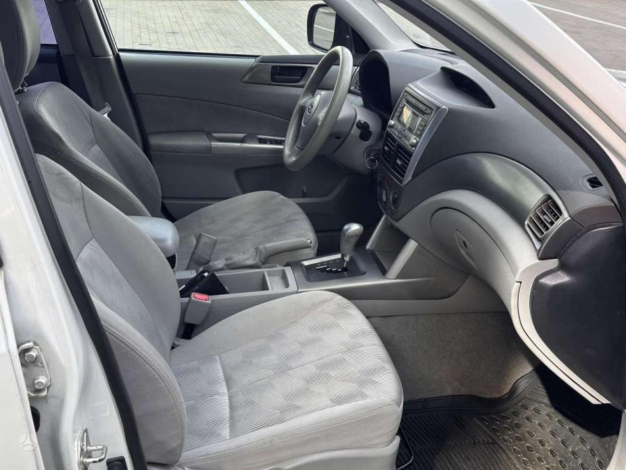 Balts Subaru Forester 2010 Viļņa, ar dzinēja tilpumu 2.50 L un nobraukumu 132 tūkst. km par 3250 €, foto 14 vietnē AUTOMOTO.COM.LV