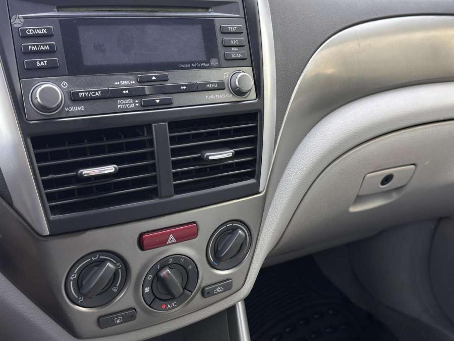 Balts Subaru Forester 2010 Viļņa, ar dzinēja tilpumu 2.50 L un nobraukumu 132 tūkst. km par 3250 €, foto 15 vietnē AUTOMOTO.COM.LV
