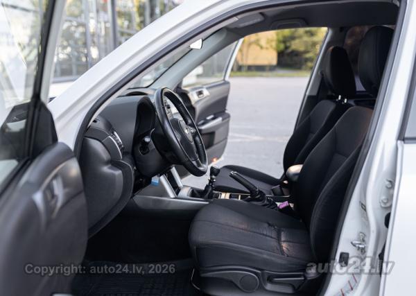 Субару Форестер 2011 в Таллин на AUTOMOTO.COM.LV Белый Субару Форестер 2011 в Таллин, объемом двигателя 2.00 л и пробегом 255 тыс. км за 2999 €, фото 10 на AUTOMOTO.COM.LV