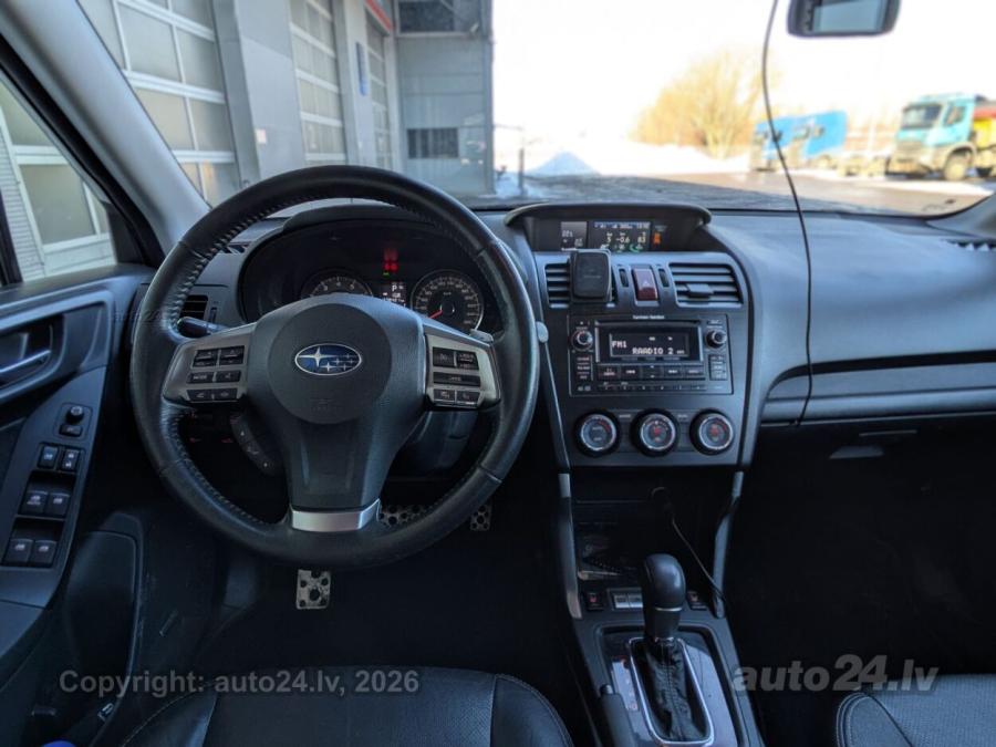 White Subaru Forester 2013 in Tallinn, with an engine capacity of 2.00 L and mileage of 277 thousand km for 10500 €, photo 8 on AUTOMOTO.COM.LV