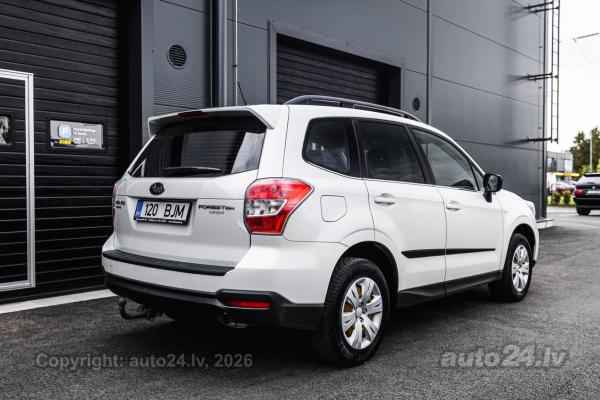 White Subaru Forester 2013 in Tallinn, with an engine capacity of 2.00 L and mileage of 329 thousand km for 6800 €, photo 3 on AUTOMOTO.COM.LV