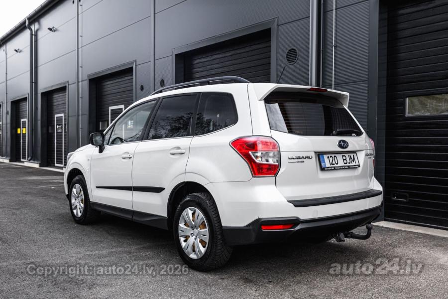 Balts Subaru Forester 2013 Tallina, ar dzinēja tilpumu 2.00 L un nobraukumu 329 tūkst. km par 6800 €, foto 5 vietnē AUTOMOTO.COM.LV