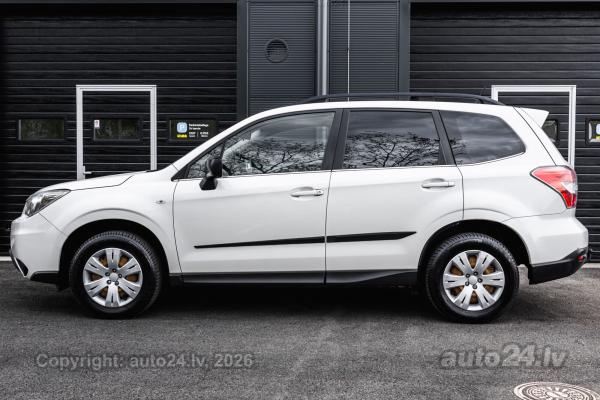 White Subaru Forester 2013 in Tallinn, with an engine capacity of 2.00 L and mileage of 329 thousand km for 6800 €, photo 6 on AUTOMOTO.COM.LV