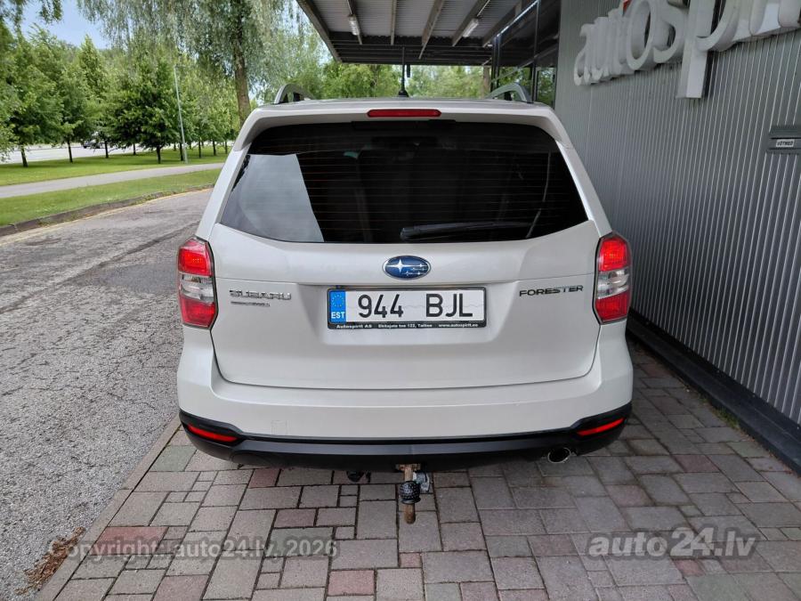 Balts Subaru Forester 2013 Tallina, ar dzinēja tilpumu 2.00 L un nobraukumu 187 tūkst. km par 9900 €, foto 5 vietnē AUTOMOTO.COM.LV