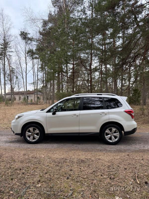 White Subaru Forester 2014 in Kuressaare, with an engine capacity of 2.00 L and mileage of 200 thousand km for 9500 €, photo 8 on AUTOMOTO.COM.LV