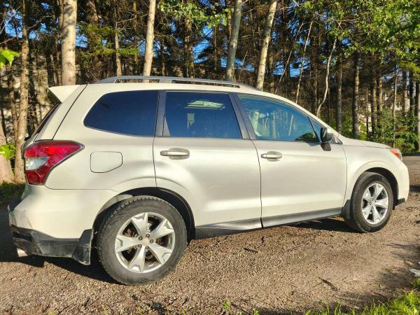 Balts Subaru Forester 2014 Viļņa, ar dzinēja tilpumu 2.50 L un nobraukumu 299 tūkst. km par 4950 €, foto 3 vietnē AUTOMOTO.COM.LV