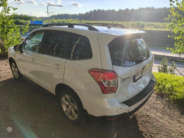 Balts Subaru Forester 2014 Viļņa, ar dzinēja tilpumu 2.50 L un nobraukumu 299 tūkst. km par 4950 €, foto 7 vietnē AUTOMOTO.COM.LV