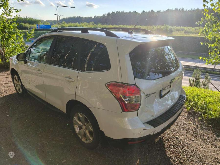 Balts Subaru Forester 2014 Viļņa, ar dzinēja tilpumu 2.50 L un nobraukumu 299 tūkst. km par 4950 €, foto 8 vietnē AUTOMOTO.COM.LV
