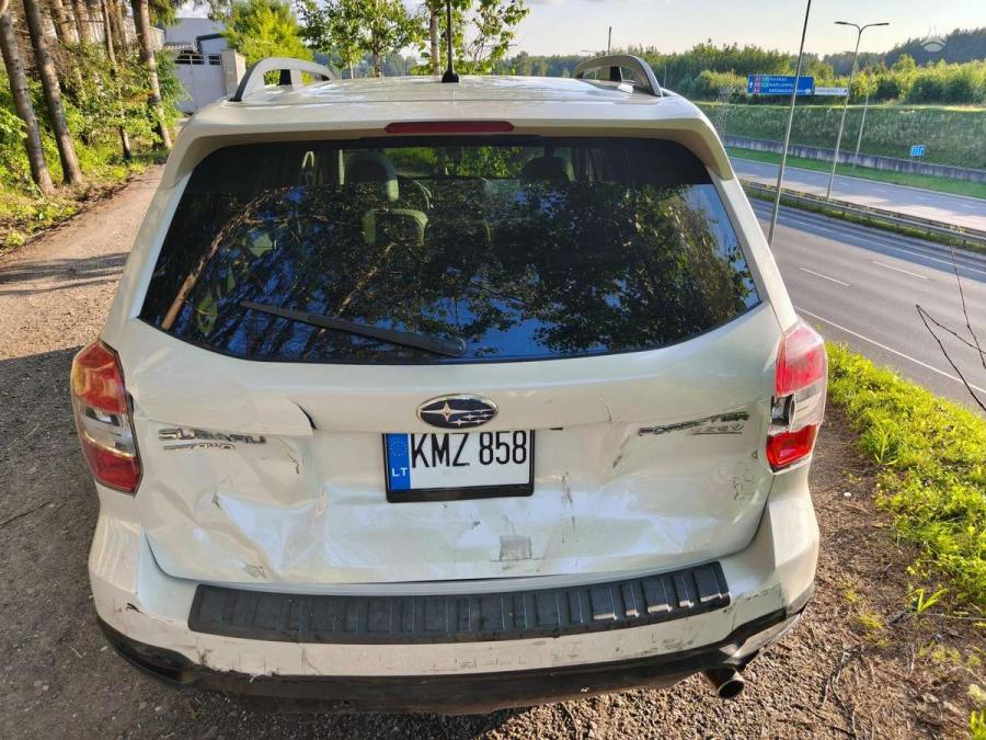 Balts Subaru Forester 2014 Viļņa, ar dzinēja tilpumu 2.50 L un nobraukumu 299 tūkst. km par 4950 €, foto 22 vietnē AUTOMOTO.COM.LV