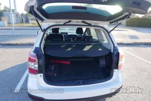 White Subaru Forester 2015 in Tallinn, with an engine capacity of 2.00 L and mileage of 293 thousand km for 5589 €, photo 10 on AUTOMOTO.COM.LV