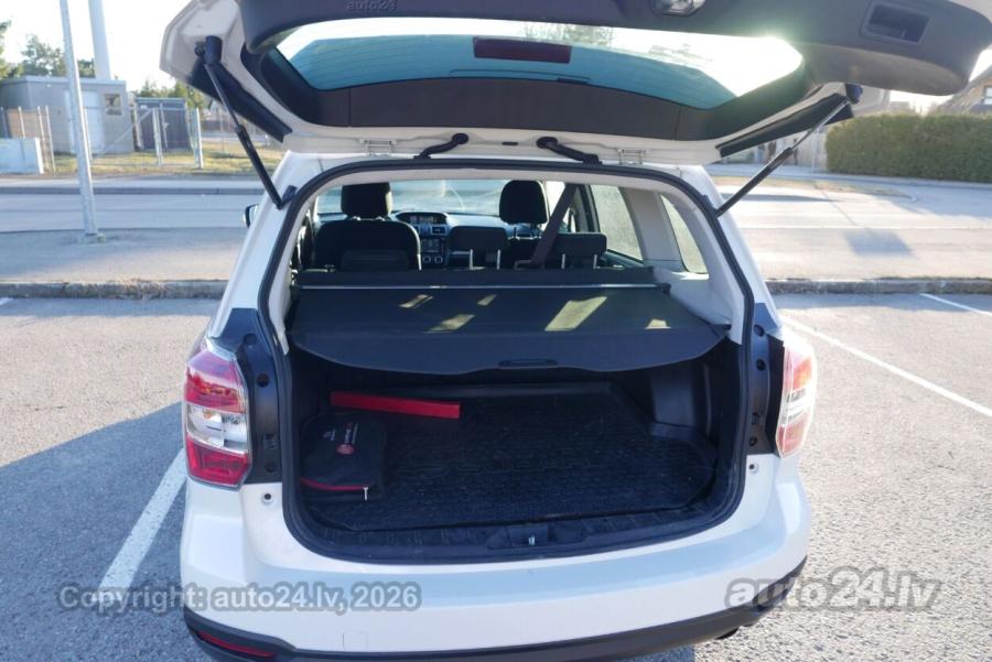 White Subaru Forester 2015 in Tallinn, with an engine capacity of 2.00 L and mileage of 293 thousand km for 5589 €, photo 10 on AUTOMOTO.COM.LV