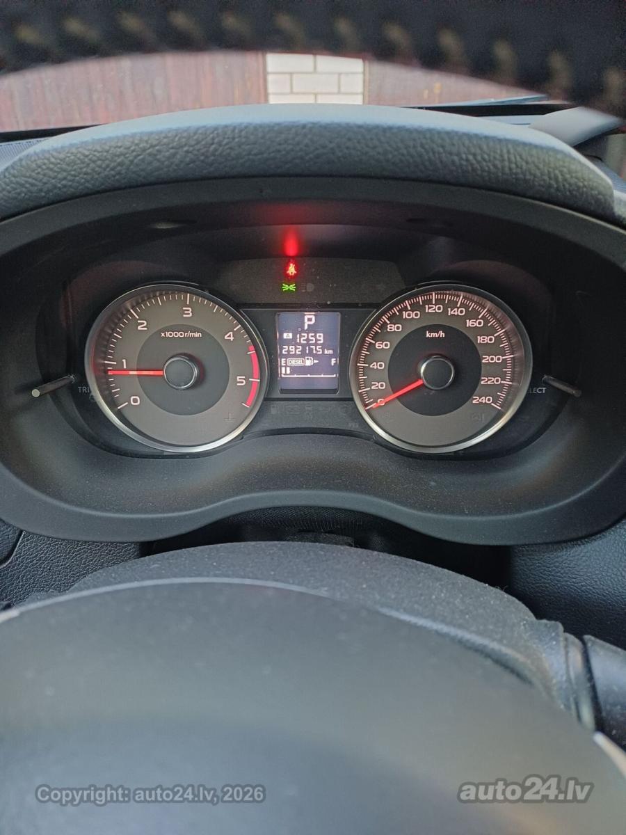 White Subaru Forester 2015 in Tallinn, with an engine capacity of 2.00 L and mileage of 293 thousand km for 5589 €, photo 11 on AUTOMOTO.COM.LV