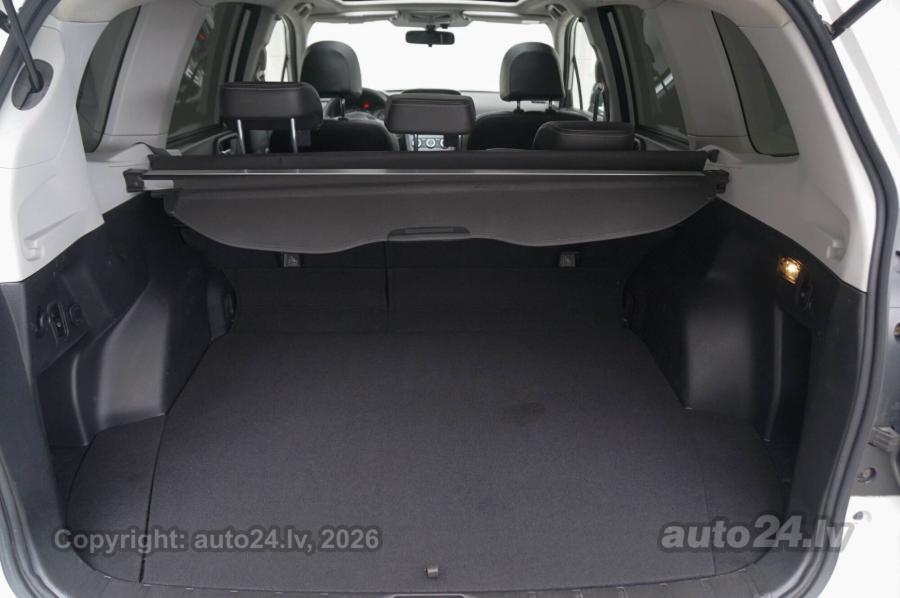 White Subaru Forester 2015 in Tallinn, with an engine capacity of 2.00 L and mileage of 130 thousand km for 11990 €, photo 12 on AUTOMOTO.COM.LV
