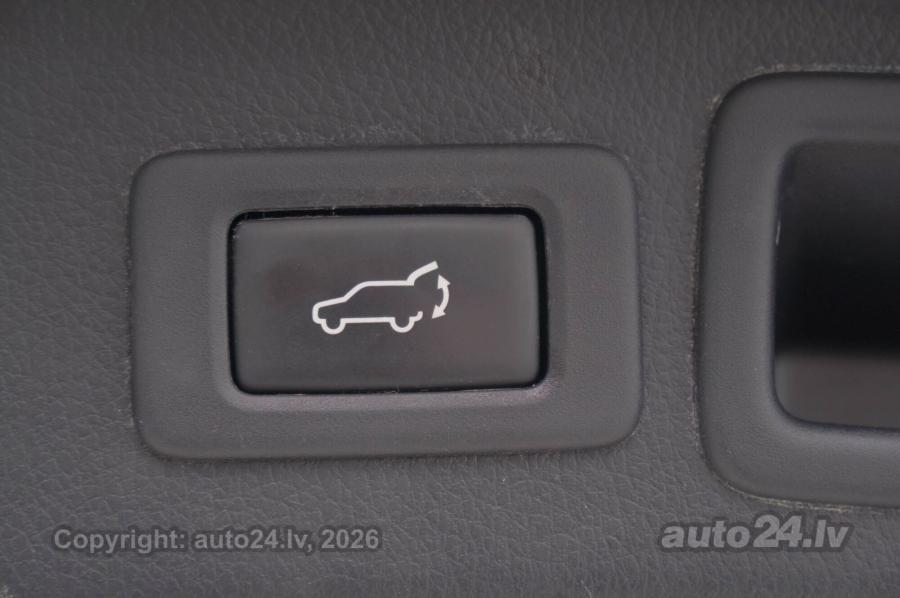 White Subaru Forester 2015 in Tallinn, with an engine capacity of 2.00 L and mileage of 130 thousand km for 11990 €, photo 13 on AUTOMOTO.COM.LV