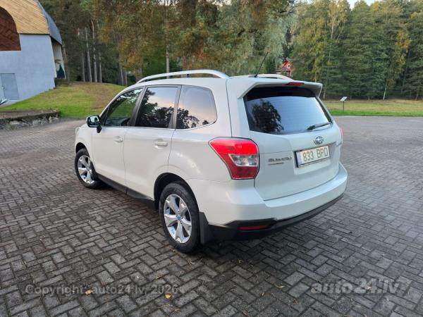 Subaru Forester 2015 in Tartu on AUTOMOTO.COM.LV White Subaru Forester 2015 in Tartu, with an engine capacity of 2.00 L and mileage of 237 thousand km for 8700 €, photo 4 on AUTOMOTO.COM.LV