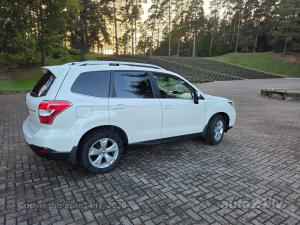 White Subaru Forester 2015 in Tartu, with an engine capacity of 2.00 L and mileage of 237 thousand km for 8700 €, photo 5 on AUTOMOTO.COM.LV