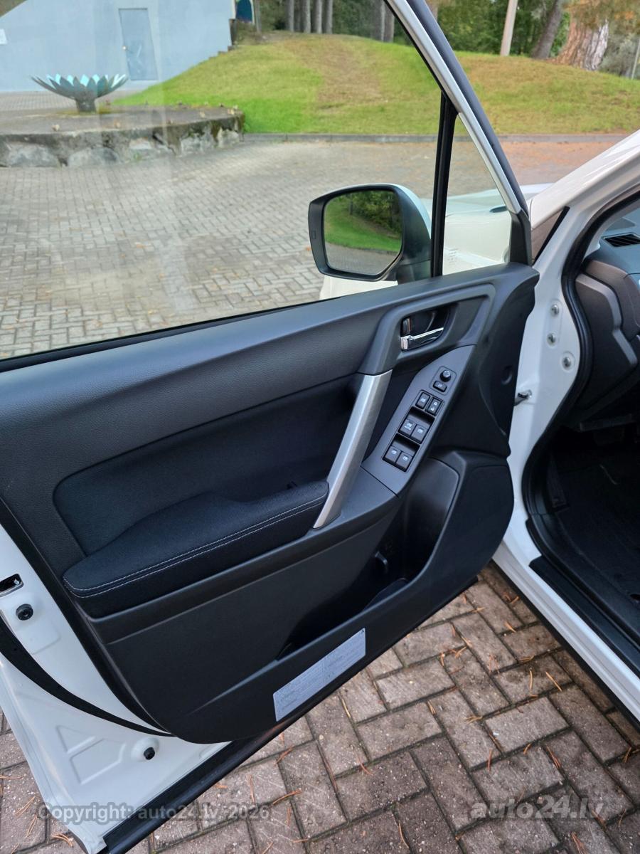 White Subaru Forester 2015 in Tartu, with an engine capacity of 2.00 L and mileage of 237 thousand km for 8700 €, photo 9 on AUTOMOTO.COM.LV