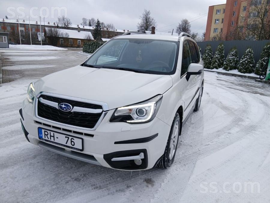 White Subaru Forester 2016 in Ludza, with an engine capacity of 2.00 L and mileage of 280 thousand km for 9700 €, photo 2 on AUTOMOTO.COM.LV