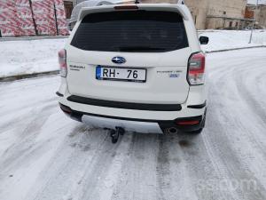 White Subaru Forester 2016 in Ludza, with an engine capacity of 2.00 L and mileage of 280 thousand km for 9700 €, photo 5 on AUTOMOTO.COM.LV