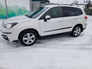 White Subaru Forester 2016 in Ludza, with an engine capacity of 2.00 L and mileage of 280 thousand km for 9700 €, photo 6 on AUTOMOTO.COM.LV