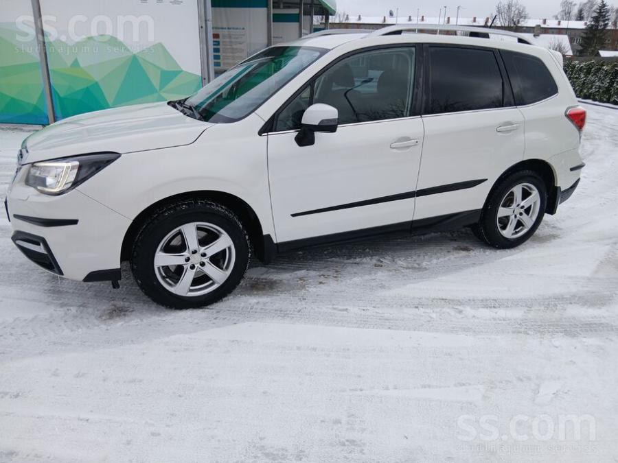 White Subaru Forester 2016 in Ludza, with an engine capacity of 2.00 L and mileage of 280 thousand km for 9700 €, photo 6 on AUTOMOTO.COM.LV