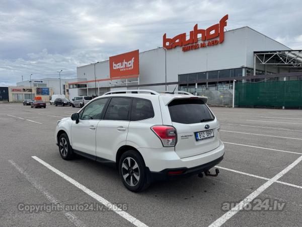 Белый Субару Форестер 2016 в Курессааре, объемом двигателя 2.00 л и пробегом 307 тыс. км за 10500 €, фото 3 на AUTOMOTO.COM.LV