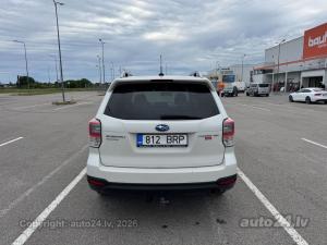 White Subaru Forester 2016 in Kuressaare, with an engine capacity of 2.00 L and mileage of 307 thousand km for 10500 €, photo 5 on AUTOMOTO.COM.LV