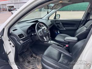 White Subaru Forester 2016 in Kuressaare, with an engine capacity of 2.00 L and mileage of 307 thousand km for 10500 €, photo 10 on AUTOMOTO.COM.LV