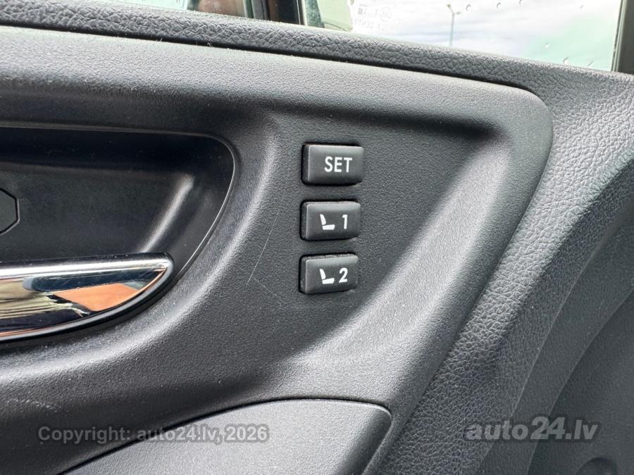 White Subaru Forester 2016 in Kuressaare, with an engine capacity of 2.00 L and mileage of 307 thousand km for 10500 €, photo 15 on AUTOMOTO.COM.LV