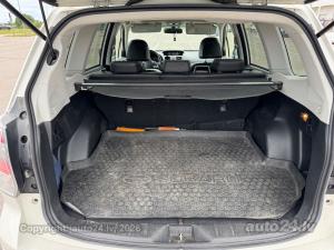 White Subaru Forester 2016 in Kuressaare, with an engine capacity of 2.00 L and mileage of 307 thousand km for 10500 €, photo 22 on AUTOMOTO.COM.LV