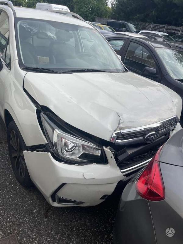 White Subaru Forester 2016 in Silale, with an engine capacity of 2.00 L and mileage of 230 thousand km for 3700 €, photo 7 on AUTOMOTO.COM.LV
