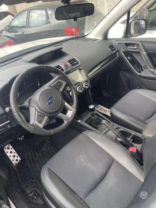 White Subaru Forester 2016 in Silale, with an engine capacity of 2.00 L and mileage of 230 thousand km for 3700 €, photo 8 on AUTOMOTO.COM.LV