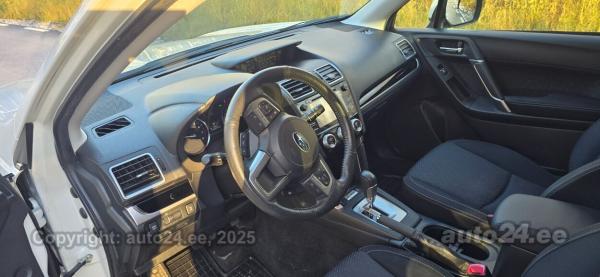 White Subaru Forester 2017 in Tallinn, with an engine capacity of 2.00 L and mileage of 182 thousand km for 13500 €, photo 11 on AUTOMOTO.COM.LV