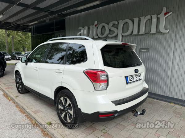 Balts Subaru Forester 2017 Tallina, ar dzinēja tilpumu 2.00 L un nobraukumu 100 tūkst. km par 16490 €, foto 4 vietnē AUTOMOTO.COM.LV