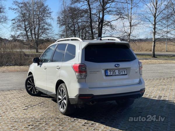 Balts Subaru Forester 2018 Tallina, ar dzinēja tilpumu 2.00 L un nobraukumu 123 tūkst. km par 18000 €, foto 3 vietnē AUTOMOTO.COM.LV