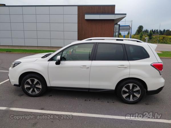 White Subaru Forester 2018 in Tartu, with an engine capacity of 2.00 L and mileage of 199 thousand km for 13500 €, photo 5 on AUTOMOTO.COM.LV
