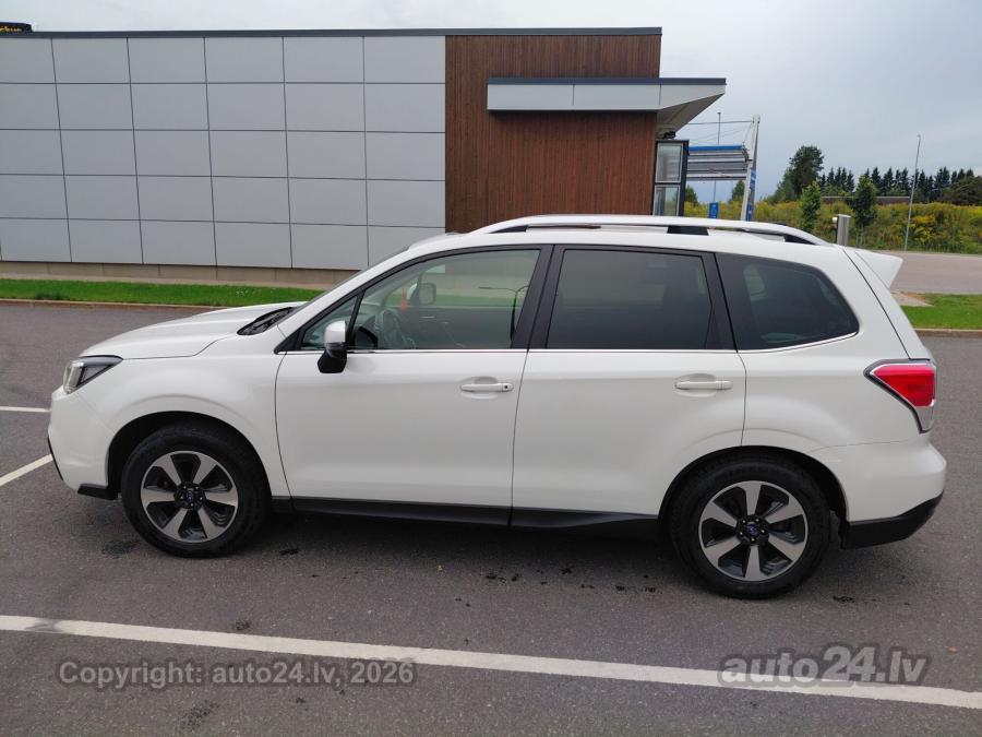 White Subaru Forester 2018 in Tartu, with an engine capacity of 2.00 L and mileage of 199 thousand km for 13500 €, photo 5 on AUTOMOTO.COM.LV